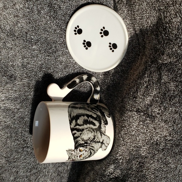 Dining | Painted Gray Tabby Cat Mug With Tail On Handle Paw Print ...